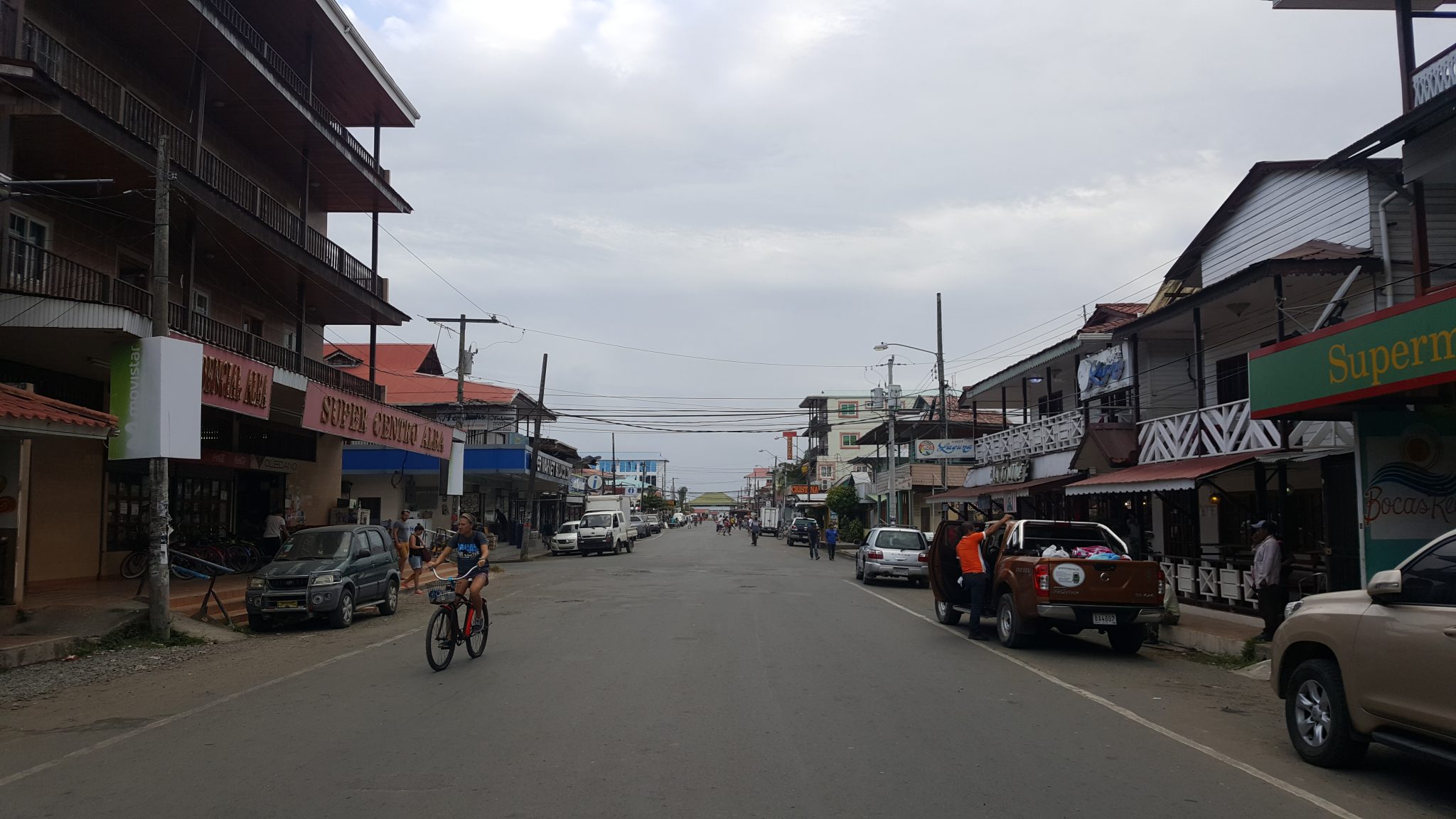 isla colon - entourconstantemente